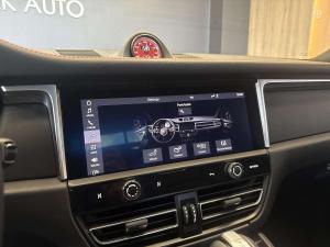 Grey Porsche Macan 2024 in Kaunas, with an engine capacity of 2.89 L and mileage of 24 thousand km for 62490 €, photo 32 on AUTOMOTO.COM.LV