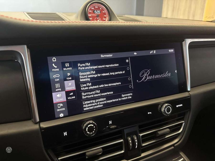 Grey Porsche Macan 2024 in Kaunas, with an engine capacity of 2.89 L and mileage of 24 thousand km for 62490 €, photo 34 on AUTOMOTO.COM.LV