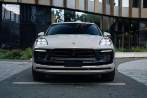 Grey Porsche Macan 2024 in Vilnius, with an engine capacity of 2.89 L and mileage of 57 thousand km for 68900 €, photo 3 on AUTOMOTO.COM.LV