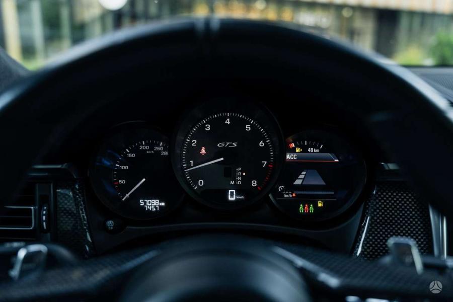 Grey Porsche Macan 2024 in Vilnius, with an engine capacity of 2.89 L and mileage of 57 thousand km for 68900 €, photo 14 on AUTOMOTO.COM.LV