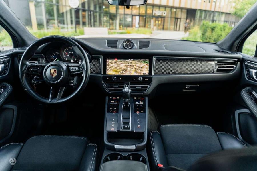 Grey Porsche Macan 2024 in Vilnius, with an engine capacity of 2.89 L and mileage of 57 thousand km for 68900 €, photo 19 on AUTOMOTO.COM.LV