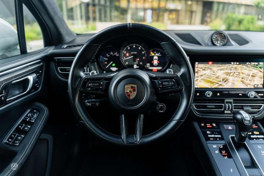 Grey Porsche Macan 2024 in Vilnius, with an engine capacity of 2.89 L and mileage of 57 thousand km for 68900 €, photo 20 on AUTOMOTO.COM.LV
