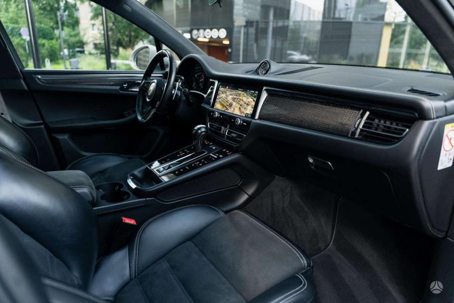 Grey Porsche Macan 2024 in Vilnius, with an engine capacity of 2.89 L and mileage of 57 thousand km for 68900 €, photo 21 on AUTOMOTO.COM.LV
