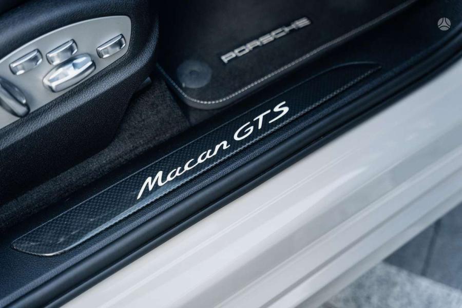 Grey Porsche Macan 2024 in Vilnius, with an engine capacity of 2.89 L and mileage of 57 thousand km for 68900 €, photo 23 on AUTOMOTO.COM.LV