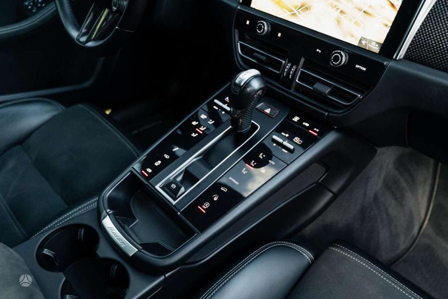 Grey Porsche Macan 2024 in Vilnius, with an engine capacity of 2.89 L and mileage of 57 thousand km for 68900 €, photo 25 on AUTOMOTO.COM.LV