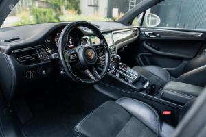Grey Porsche Macan 2024 in Vilnius, with an engine capacity of 2.89 L and mileage of 57 thousand km for 68900 €, photo 28 on AUTOMOTO.COM.LV