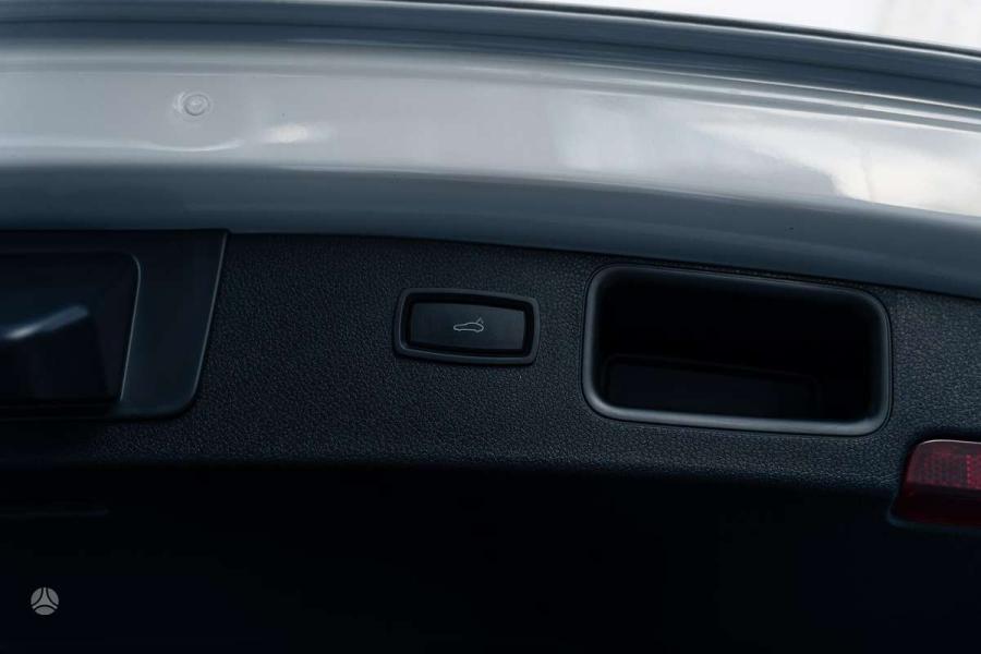 Grey Porsche Macan 2024 in Vilnius, with an engine capacity of 2.89 L and mileage of 57 thousand km for 68900 €, photo 38 on AUTOMOTO.COM.LV