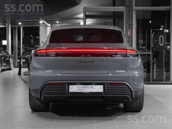 Grey Porsche Macan 2025 in Riga, with an engine capacity of 3.00 L and mileage of 16 thousand km for 85900 €, photo 6 on AUTOMOTO.COM.LV