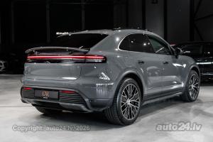 Grey Porsche Macan 2025 in Riga, with an engine capacity of 0.00 L and mileage of 8 thousand km for 82280 €, photo 6 on AUTOMOTO.COM.LV