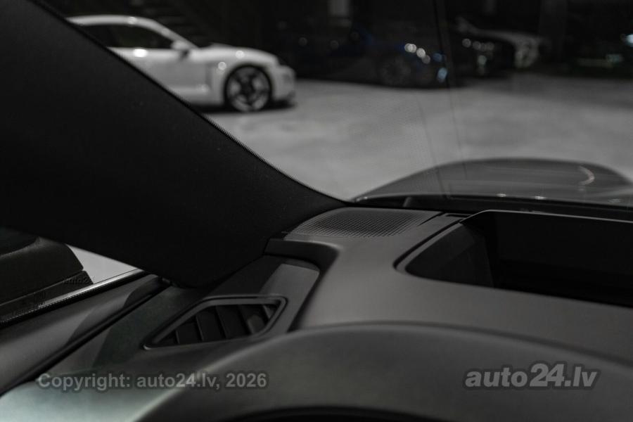 Grey Porsche Macan 2025 in Riga, with an engine capacity of 0.00 L and mileage of 8 thousand km for 82280 €, photo 18 on AUTOMOTO.COM.LV