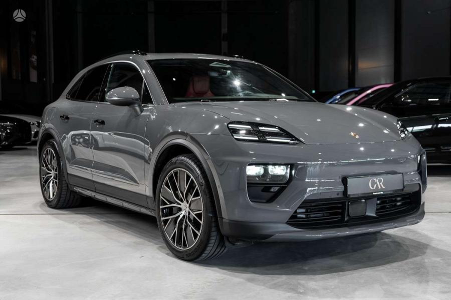 Pelēks Porsche Macan 2025 Rīga, ar dzinēja tilpumu 0.00 L un nobraukumu 8 tūkst. km par 82280 €, foto 1 vietnē AUTOMOTO.COM.LV