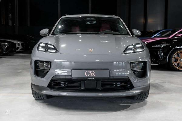 Grey Porsche Macan 2025 in Riga, with an engine capacity of 0.00 L and mileage of 8 thousand km for 82280 €, photo 2 on AUTOMOTO.COM.LV