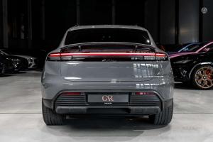 Pelēks Porsche Macan 2025 Rīga, ar dzinēja tilpumu 0.00 L un nobraukumu 8 tūkst. km par 82280 €, foto 5 vietnē AUTOMOTO.COM.LV