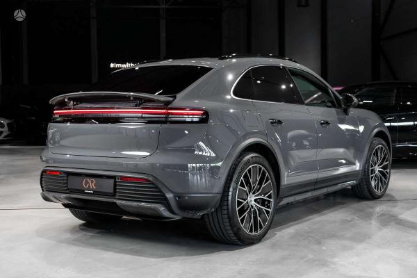 Grey Porsche Macan 2025 in Riga, with an engine capacity of 0.00 L and mileage of 8 thousand km for 82280 €, photo 5 on AUTOMOTO.COM.LV