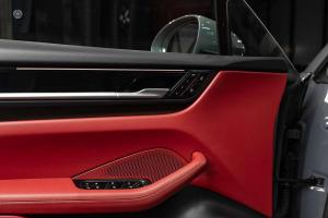 Pelēks Porsche Macan 2025 Rīga, ar dzinēja tilpumu 0.00 L un nobraukumu 8 tūkst. km par 82280 €, foto 15 vietnē AUTOMOTO.COM.LV