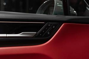 Pelēks Porsche Macan 2025 Rīga, ar dzinēja tilpumu 0.00 L un nobraukumu 8 tūkst. km par 82280 €, foto 16 vietnē AUTOMOTO.COM.LV