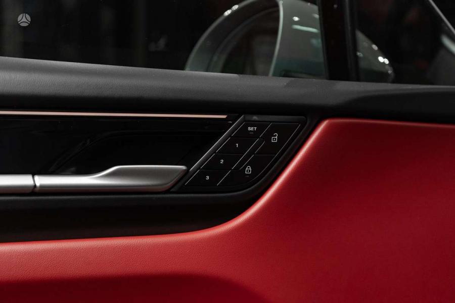 Pelēks Porsche Macan 2025 Rīga, ar dzinēja tilpumu 0.00 L un nobraukumu 8 tūkst. km par 82280 €, foto 16 vietnē AUTOMOTO.COM.LV