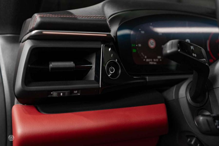 Pelēks Porsche Macan 2025 Rīga, ar dzinēja tilpumu 0.00 L un nobraukumu 8 tūkst. km par 82280 €, foto 22 vietnē AUTOMOTO.COM.LV