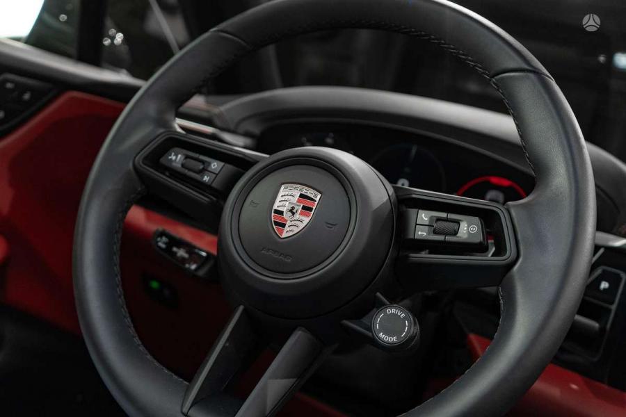Pelēks Porsche Macan 2025 Rīga, ar dzinēja tilpumu 0.00 L un nobraukumu 8 tūkst. km par 82280 €, foto 25 vietnē AUTOMOTO.COM.LV