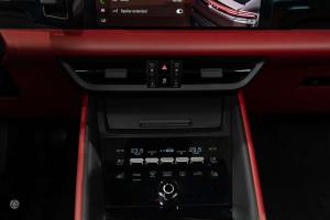 Pelēks Porsche Macan 2025 Rīga, ar dzinēja tilpumu 0.00 L un nobraukumu 8 tūkst. km par 82280 €, foto 37 vietnē AUTOMOTO.COM.LV