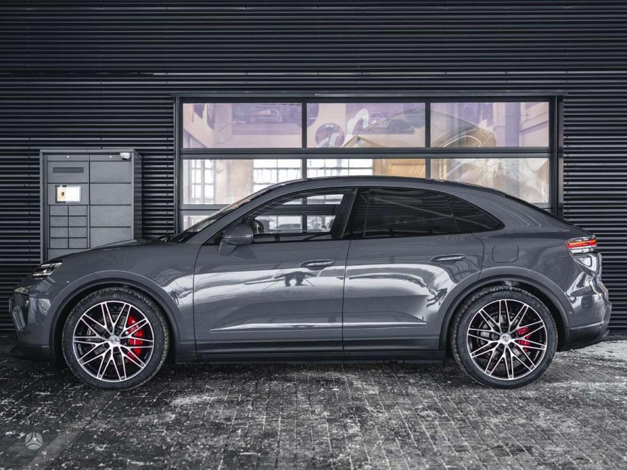 Grey Porsche Macan 2026 in Vilnius, with an engine capacity of 0.00 L and mileage of 2 thousand km for 128040 €, photo 2 on AUTOMOTO.COM.LV