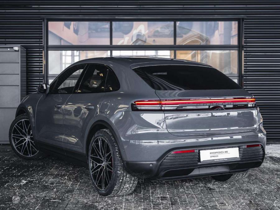 Grey Porsche Macan 2026 in Vilnius, with an engine capacity of 0.00 L and mileage of 2 thousand km for 128040 €, photo 3 on AUTOMOTO.COM.LV