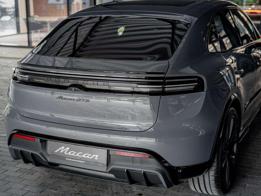 Grey Porsche Macan 2026 in Klaipeda, with an engine capacity of 0.00 L and mileage of 0 thousand km for 136240 €, photo 14 on AUTOMOTO.COM.LV