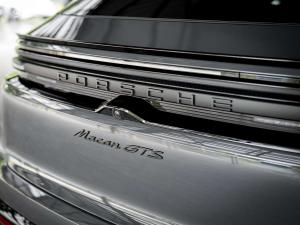 Grey Porsche Macan 2026 in Klaipeda, with an engine capacity of 0.00 L and mileage of 0 thousand km for 136240 €, photo 15 on AUTOMOTO.COM.LV