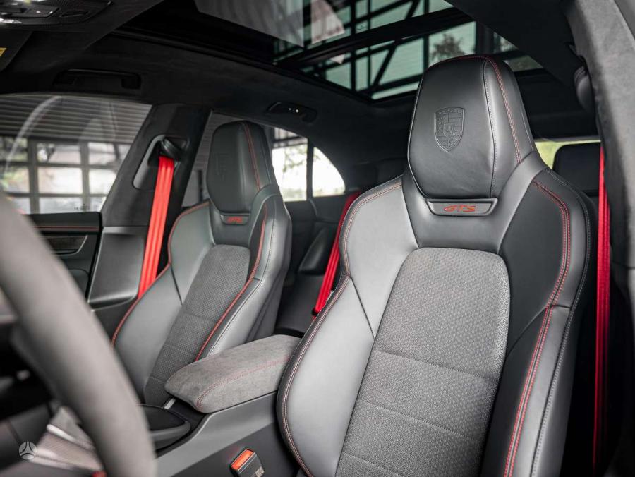 Grey Porsche Macan 2026 in Klaipeda, with an engine capacity of 0.00 L and mileage of 0 thousand km for 136240 €, photo 20 on AUTOMOTO.COM.LV