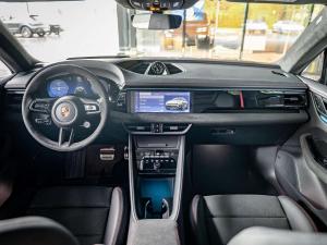 Grey Porsche Macan 2026 in Klaipeda, with an engine capacity of 0.00 L and mileage of 0 thousand km for 136240 €, photo 22 on AUTOMOTO.COM.LV