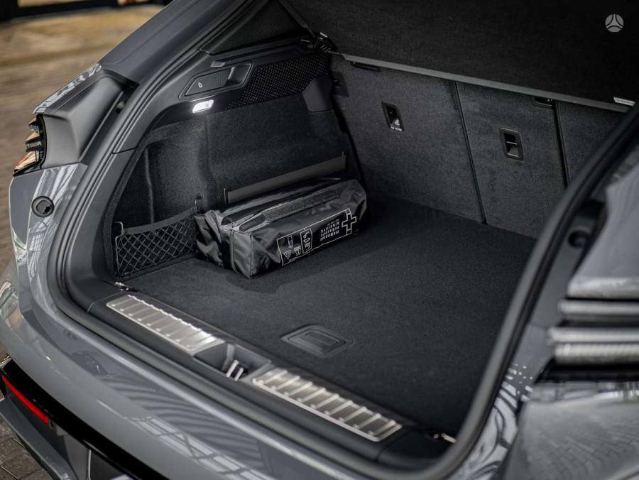 Grey Porsche Macan 2026 in Klaipeda, with an engine capacity of 0.00 L and mileage of 0 thousand km for 136240 €, photo 38 on AUTOMOTO.COM.LV
