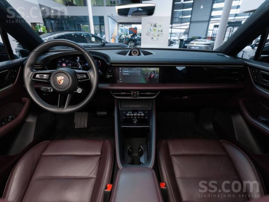 Pelēks Porsche Macan 2026 Rīga, ar dzinēja tilpumu 3.00 L un nobraukumu 14 tūkst. km par 89900 €, foto 6 vietnē AUTOMOTO.COM.LV