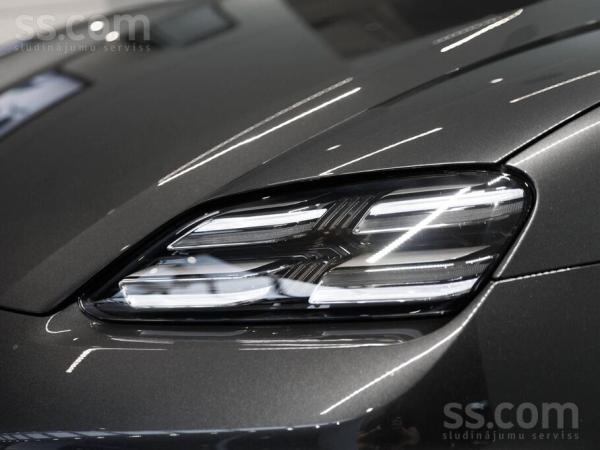 Pelēks Porsche Macan 2026 Rīga, ar dzinēja tilpumu 3.00 L un nobraukumu 14 tūkst. km par 89900 €, foto 9 vietnē AUTOMOTO.COM.LV