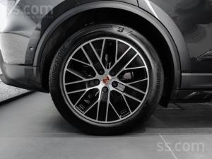 Pelēks Porsche Macan 2026 Rīga, ar dzinēja tilpumu 3.00 L un nobraukumu 14 tūkst. km par 89900 €, foto 14 vietnē AUTOMOTO.COM.LV