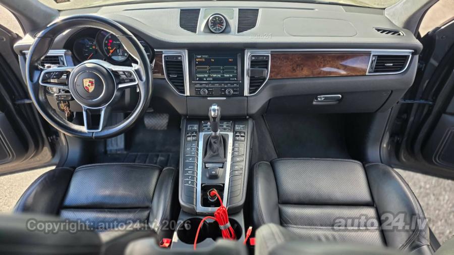 Pelēks Porsche Macan 2014 Tallina, ar dzinēja tilpumu 3.60 L un nobraukumu 259 tūkst. km par 24800 €, foto 5 vietnē AUTOMOTO.COM.LV