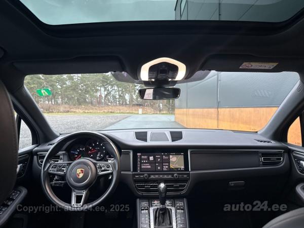 Grey Porsche Macan 2021 in Tallinn, with an engine capacity of 2.00 L and mileage of 84 thousand km for 45900 €, photo 8 on AUTOMOTO.COM.LV