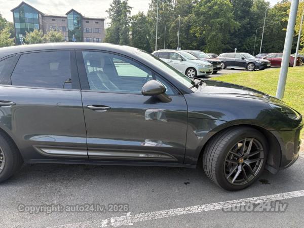 Grey Porsche Macan 2022 in Tallinn, with an engine capacity of 2.00 L and mileage of 60 thousand km for 54500 €, photo 6 on AUTOMOTO.COM.LV