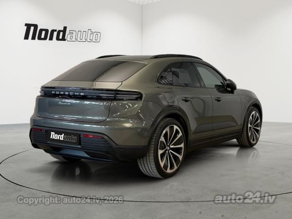 Pelēks Porsche Macan 2024 Tallina, ar dzinēja tilpumu 0.00 L un nobraukumu 23 tūkst. km par 82900 €, foto 2 vietnē AUTOMOTO.COM.LV