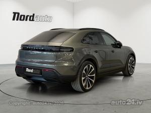 Pelēks Porsche Macan 2024 Tallina, ar dzinēja tilpumu 0.00 L un nobraukumu 23 tūkst. km par 82900 €, foto 3 vietnē AUTOMOTO.COM.LV