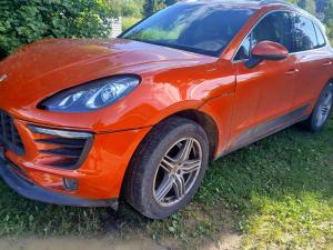 Orange Porsche Macan 2016 in Vilnius, with an engine capacity of 3.00 L and mileage of 134 thousand km for 10500 €, photo  on AUTOMOTO.COM.LV