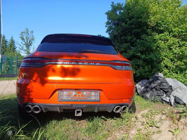 Orange Porsche Macan 2016 in Vilnius, with an engine capacity of 3.00 L and mileage of 134 thousand km for 10500 €, photo 2 on AUTOMOTO.COM.LV