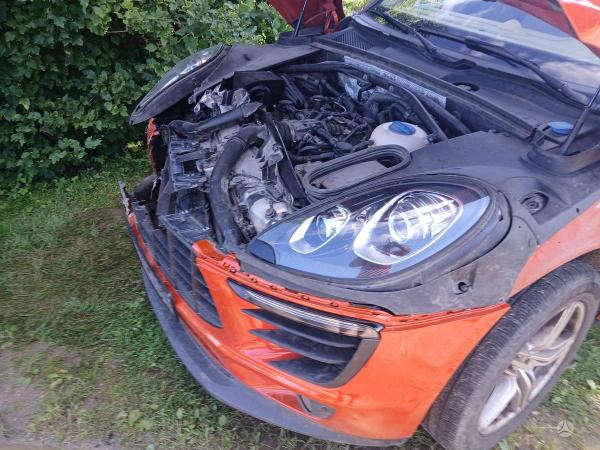 Oranžs Porsche Macan 2016 Viļņa, ar dzinēja tilpumu 3.00 L un nobraukumu 134 tūkst. km par 10500 €, foto 6 vietnē AUTOMOTO.COM.LV