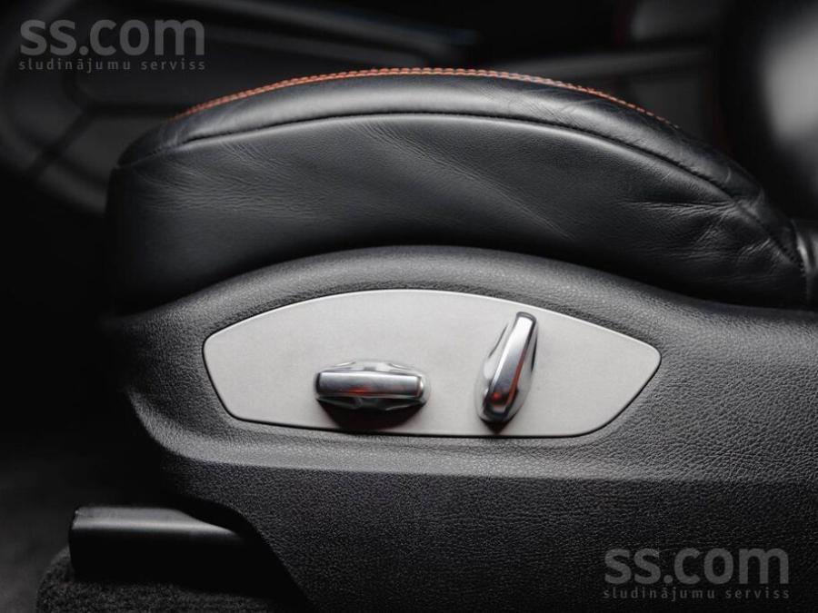 Oranžs Porsche Macan 2022 Rīga, ar dzinēja tilpumu 2.00 L un nobraukumu 78 tūkst. km par 49900 €, foto 24 vietnē AUTOMOTO.COM.LV
