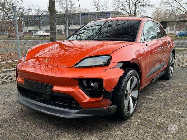 Orange Porsche Macan 2024 in Panevezys, with an engine capacity of 0.00 L and mileage of 41 thousand km for 52000 €, photo 1 on AUTOMOTO.COM.LV
