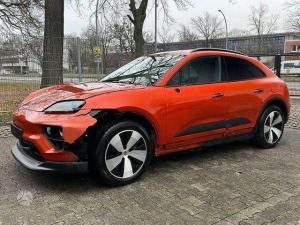 Orange Porsche Macan 2024 in Panevezys, with an engine capacity of 0.00 L and mileage of 41 thousand km for 52000 €, photo 6 on AUTOMOTO.COM.LV