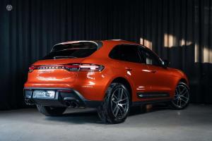 Orange Porsche Macan 2024 in Vilnius, with an engine capacity of 1.98 L and mileage of 10 thousand km for 51900 €, photo 4 on AUTOMOTO.COM.LV
