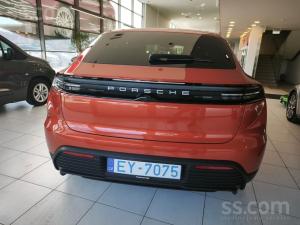 Orange Porsche Macan 2025 in Riga, with an engine capacity of 0.00 L and mileage of 20 thousand km for 80900 €, photo 3 on AUTOMOTO.COM.LV
