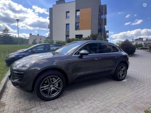 Sarkans Porsche Macan 2014 Viļņa, ar dzinēja tilpumu 2.97 L un nobraukumu 248 tūkst. km par 17000 €, foto 3 vietnē AUTOMOTO.COM.LV