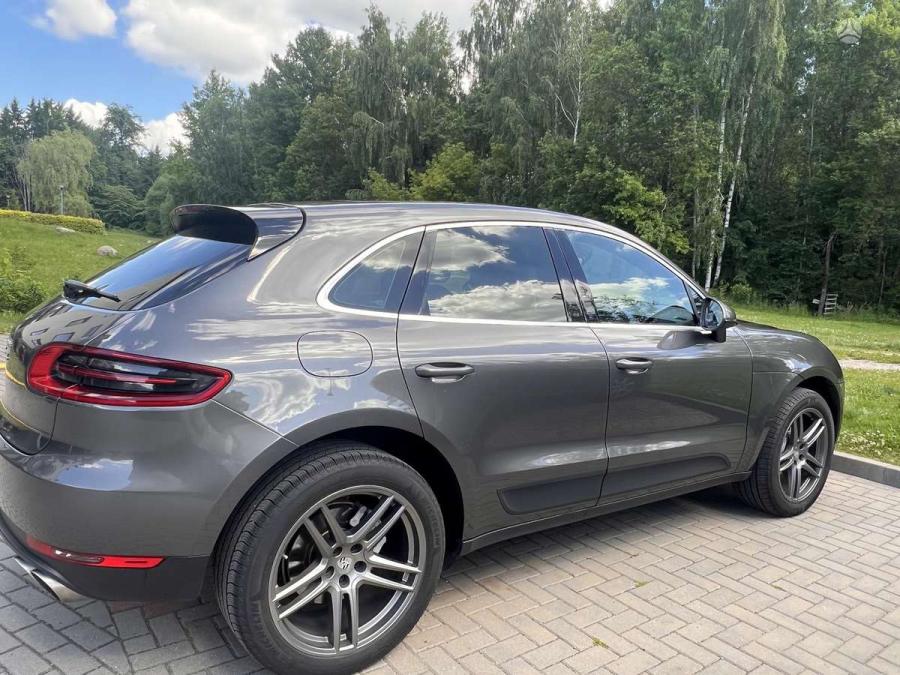 Sarkans Porsche Macan 2014 Viļņa, ar dzinēja tilpumu 2.97 L un nobraukumu 248 tūkst. km par 17000 €, foto 4 vietnē AUTOMOTO.COM.LV