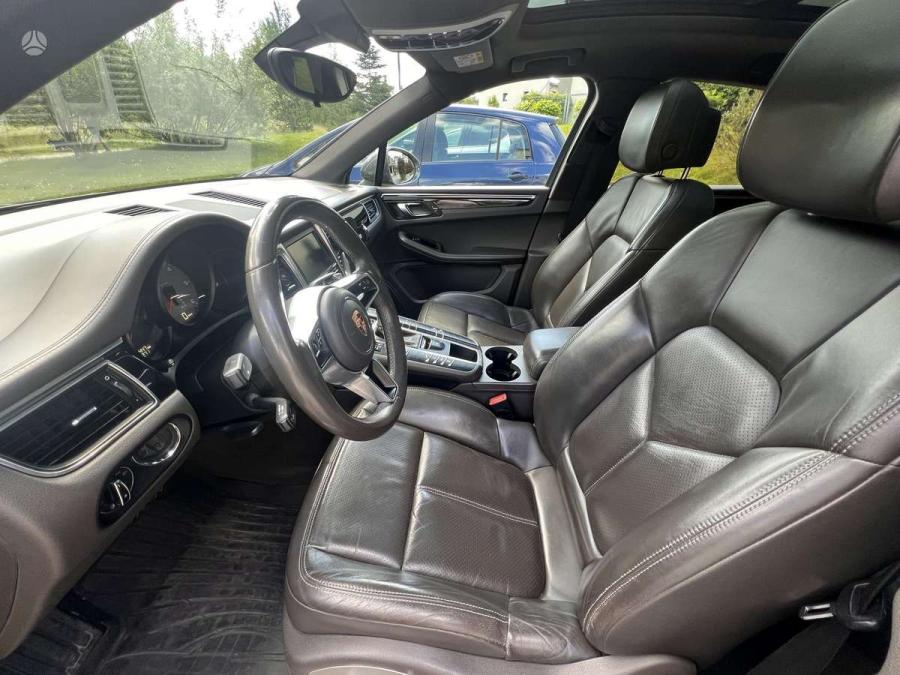 Sarkans Porsche Macan 2014 Viļņa, ar dzinēja tilpumu 2.97 L un nobraukumu 248 tūkst. km par 17000 €, foto 8 vietnē AUTOMOTO.COM.LV